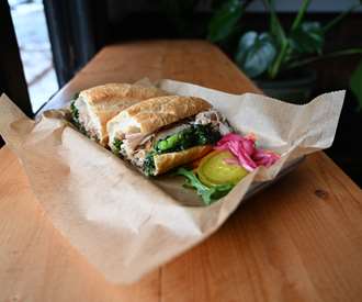 Manchester Center, VT Restaurant | Photos | RoadRunner